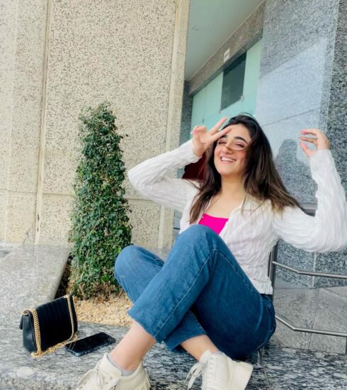 Emerging Pakistani singer Nimra Mehra thanks fans after receiving ...